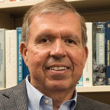 EGU - Awards & medals - Philippe Duchaufour Medal 2021 - Donald L. Sparks